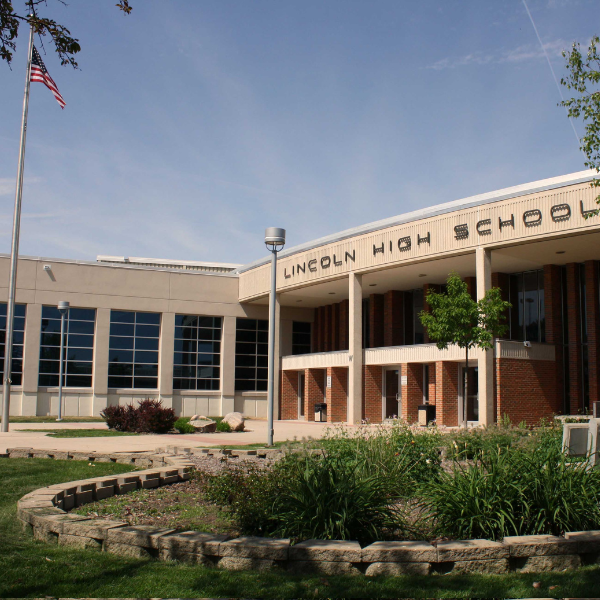Sioux Falls School District Enhances Entrance Safety with Visitor Aware